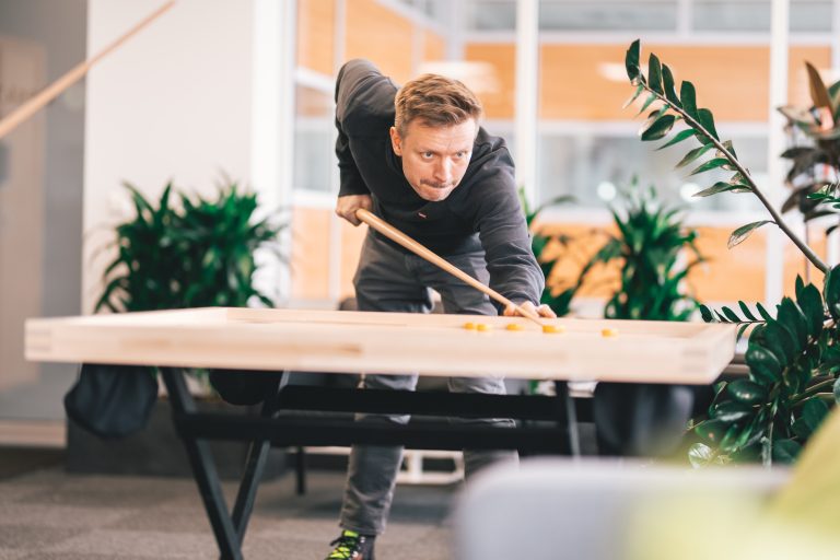 11 ways how to make time go faster at work | DeskTime Blog